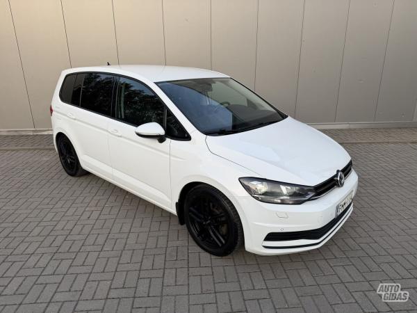 White Volkswagen Touran 2016 in Kaunas, with an engine capacity of 1.60 L and mileage of 300 thousand km for 7300 €, photo 4 on AUTOMOTO.COM.LV