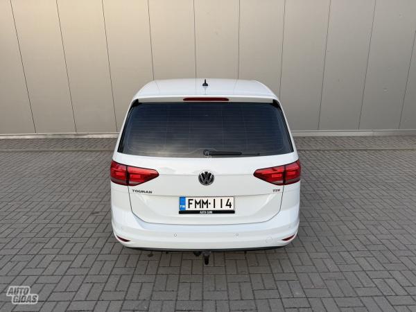 White Volkswagen Touran 2016 in Kaunas, with an engine capacity of 1.60 L and mileage of 300 thousand km for 7300 €, photo 6 on AUTOMOTO.COM.LV
