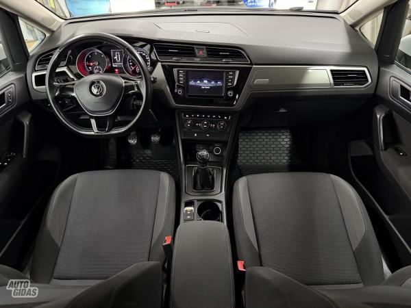 White Volkswagen Touran 2016 in Kaunas, with an engine capacity of 1.60 L and mileage of 300 thousand km for 7300 €, photo 8 on AUTOMOTO.COM.LV