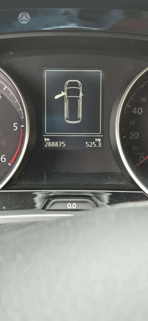 Balts Volkswagen Touran 2016 Šauļi, ar dzinēja tilpumu 2.00 L un nobraukumu 289 tūkst. km par 9800 €, foto 5 vietnē AUTOMOTO.COM.LV