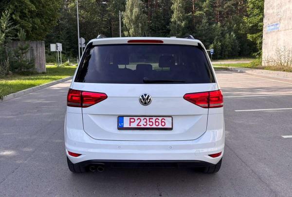 Balts Volkswagen Touran 2016 Kauņa, ar dzinēja tilpumu 1.97 L un nobraukumu 322 tūkst. km par 10950 €, foto 4 vietnē AUTOMOTO.COM.LV