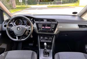 Balts Volkswagen Touran 2016 Kauņa, ar dzinēja tilpumu 1.97 L un nobraukumu 322 tūkst. km par 10950 €, foto 8 vietnē AUTOMOTO.COM.LV