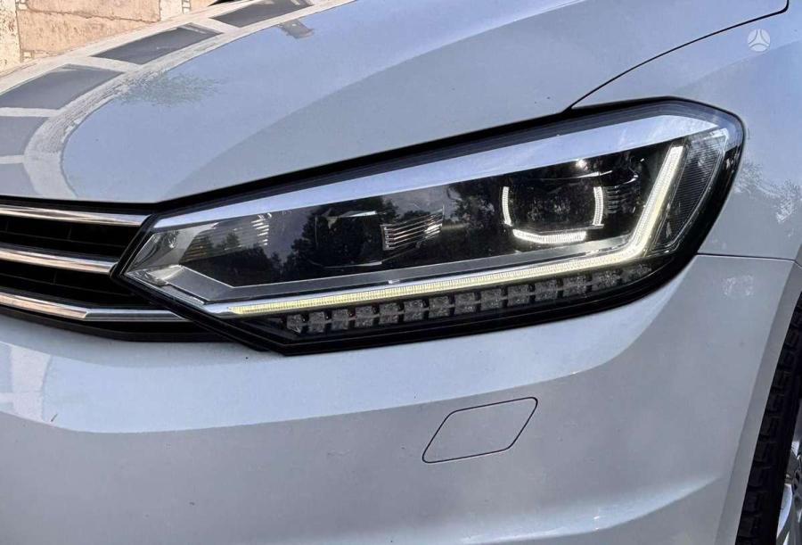 Balts Volkswagen Touran 2016 Kauņa, ar dzinēja tilpumu 1.97 L un nobraukumu 322 tūkst. km par 10950 €, foto 13 vietnē AUTOMOTO.COM.LV