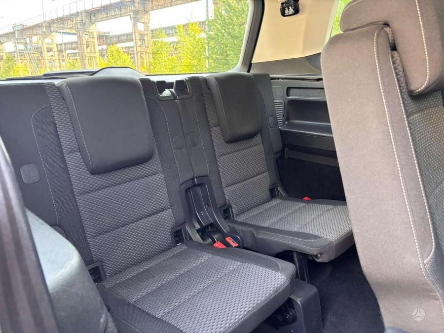 Balts Volkswagen Touran 2016 Kauņa, ar dzinēja tilpumu 1.97 L un nobraukumu 322 tūkst. km par 10950 €, foto 16 vietnē AUTOMOTO.COM.LV