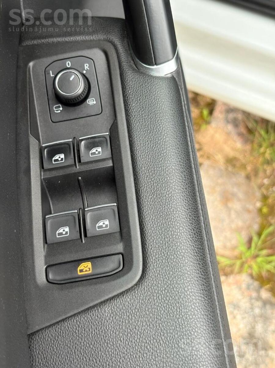 Balts Volkswagen Touran 2016 Ogre, ar dzinēja tilpumu 2.00 L un nobraukumu 249 tūkst. km par 8250 €, foto 16 vietnē AUTOMOTO.COM.LV
