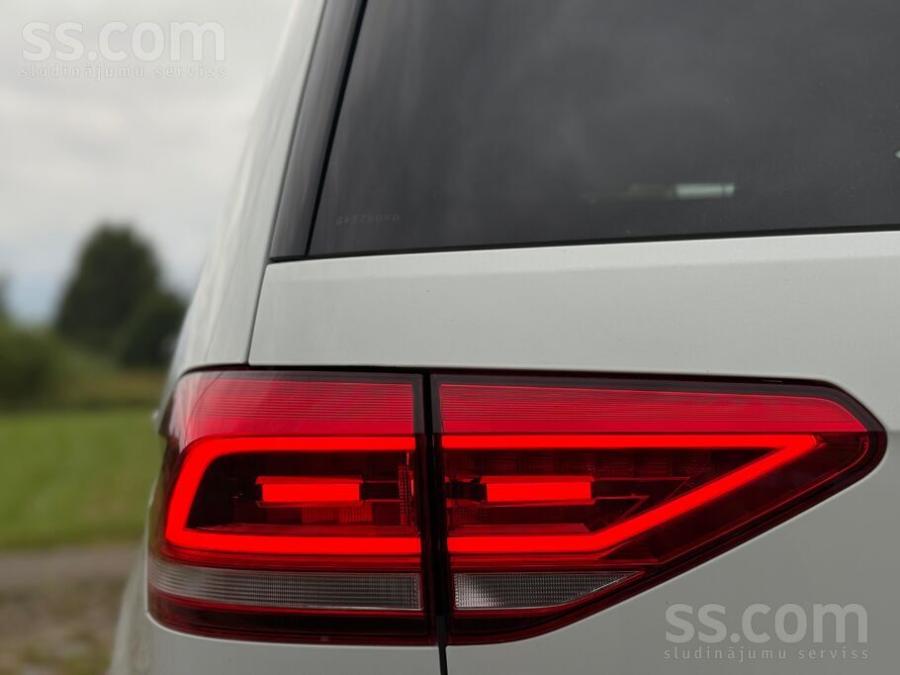 Balts Volkswagen Touran 2016 Ogre, ar dzinēja tilpumu 2.00 L un nobraukumu 249 tūkst. km par 8250 €, foto 23 vietnē AUTOMOTO.COM.LV