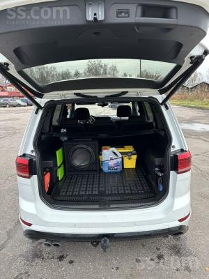 Balts Volkswagen Touran 2016 Rīga, ar dzinēja tilpumu 1.80 L un nobraukumu 175 tūkst. km par 15500 €, foto 4 vietnē AUTOMOTO.COM.LV