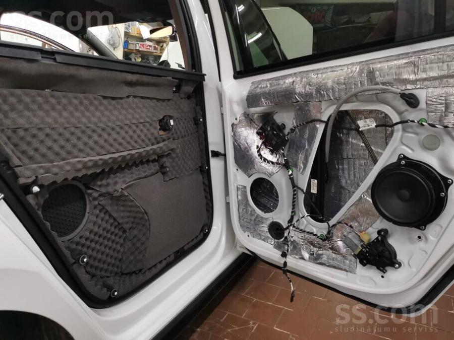Balts Volkswagen Touran 2016 Rīga, ar dzinēja tilpumu 1.80 L un nobraukumu 175 tūkst. km par 15500 €, foto 27 vietnē AUTOMOTO.COM.LV