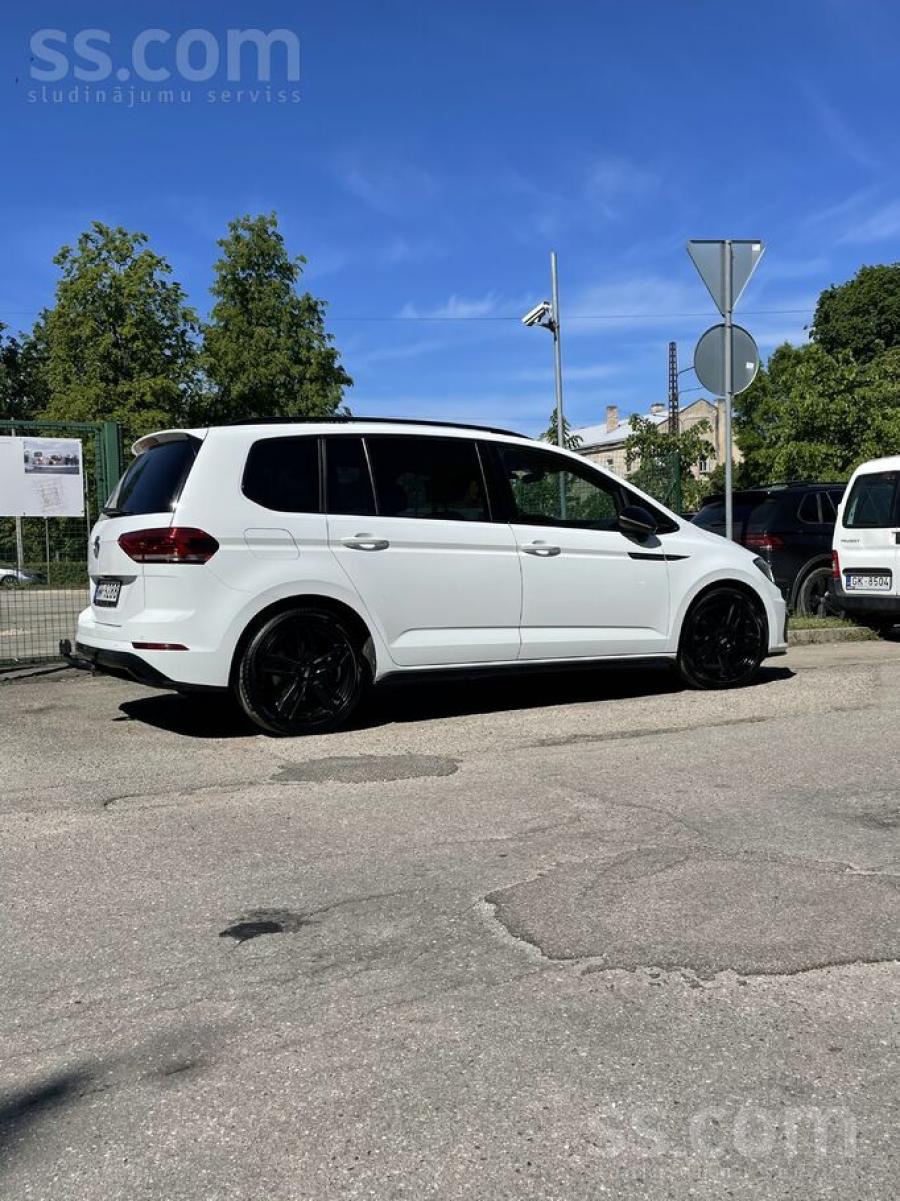 Balts Volkswagen Touran 2016 Rīga, ar dzinēja tilpumu 1.80 L un nobraukumu 175 tūkst. km par 15500 €, foto 32 vietnē AUTOMOTO.COM.LV