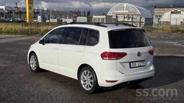 White Volkswagen Touran 2016 in Liepaja, with an engine capacity of 1.60 L and mileage of 362 thousand km for 7800 €, photo 4 on AUTOMOTO.COM.LV
