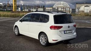 Balts Volkswagen Touran 2016 Liepāja, ar dzinēja tilpumu 1.60 L un nobraukumu 362 tūkst. km par 7800 €, foto 4 vietnē AUTOMOTO.COM.LV