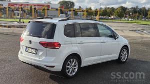 Balts Volkswagen Touran 2016 Liepāja, ar dzinēja tilpumu 1.60 L un nobraukumu 362 tūkst. km par 7800 €, foto 5 vietnē AUTOMOTO.COM.LV