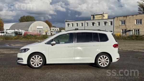 White Volkswagen Touran 2016 in Liepaja, with an engine capacity of 1.60 L and mileage of 362 thousand km for 7800 €, photo 6 on AUTOMOTO.COM.LV