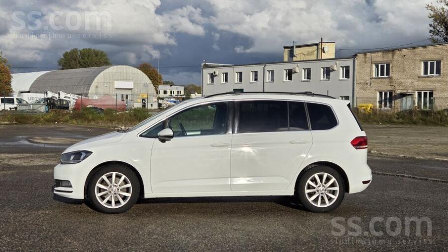 Balts Volkswagen Touran 2016 Liepāja, ar dzinēja tilpumu 1.60 L un nobraukumu 362 tūkst. km par 7800 €, foto 6 vietnē AUTOMOTO.COM.LV