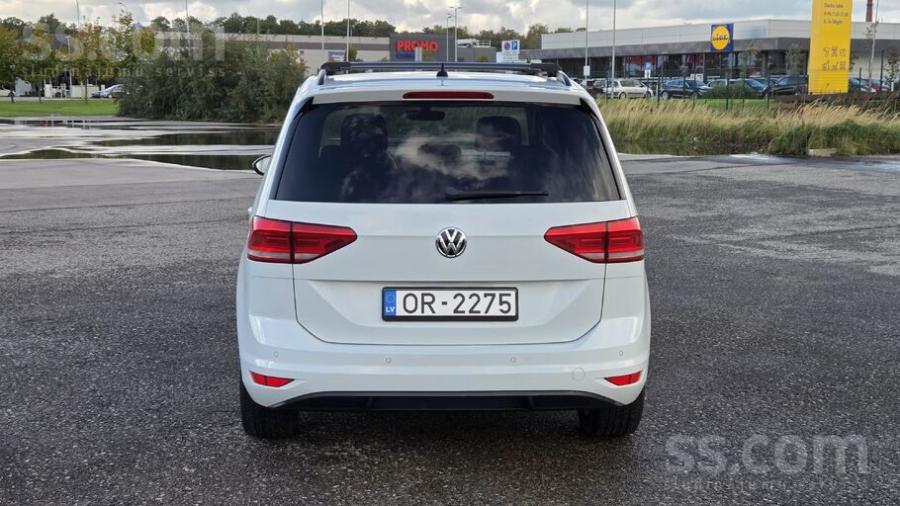 Balts Volkswagen Touran 2016 Liepāja, ar dzinēja tilpumu 1.60 L un nobraukumu 362 tūkst. km par 7800 €, foto 8 vietnē AUTOMOTO.COM.LV