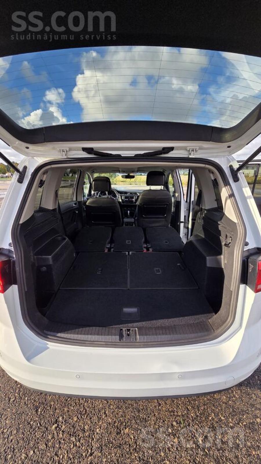 Balts Volkswagen Touran 2016 Liepāja, ar dzinēja tilpumu 1.60 L un nobraukumu 362 tūkst. km par 7800 €, foto 11 vietnē AUTOMOTO.COM.LV