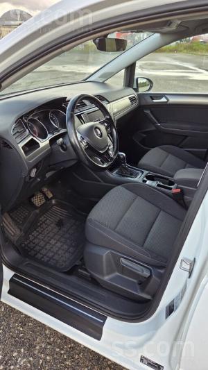 Balts Volkswagen Touran 2016 Liepāja, ar dzinēja tilpumu 1.60 L un nobraukumu 362 tūkst. km par 7800 €, foto 16 vietnē AUTOMOTO.COM.LV