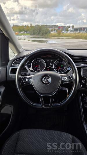 Balts Volkswagen Touran 2016 Liepāja, ar dzinēja tilpumu 1.60 L un nobraukumu 362 tūkst. km par 7800 €, foto 17 vietnē AUTOMOTO.COM.LV