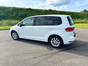 Balts Volkswagen Touran 2017 Daugavpils, ar dzinēja tilpumu 1.40 L un nobraukumu 232 tūkst. km par 9100 €, foto  vietnē AUTOMOTO.COM.LV