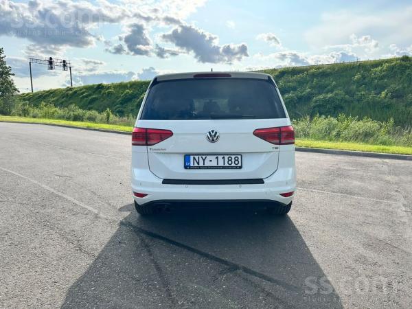 White Volkswagen Touran 2017 in Daugavpils, with an engine capacity of 1.40 L and mileage of 232 thousand km for 9100 €, photo 3 on AUTOMOTO.COM.LV