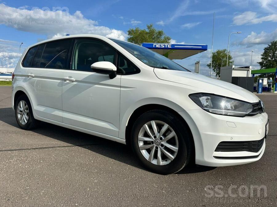 White Volkswagen Touran 2017 in Daugavpils, with an engine capacity of 1.40 L and mileage of 232 thousand km for 9100 €, photo 4 on AUTOMOTO.COM.LV