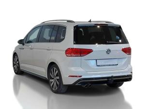 White Volkswagen Touran 2017 in Kaunas, with an engine capacity of 1.40 L and mileage of 65 thousand km for 28529 €, photo 6 on AUTOMOTO.COM.LV
