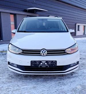 White Volkswagen Touran 2017 in Kaunas, with an engine capacity of 1.60 L and mileage of 256 thousand km for 7990 €, photo 2 on AUTOMOTO.COM.LV