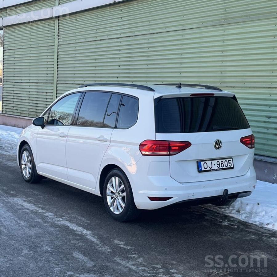 Balts Volkswagen Touran 2017 Rīga, ar dzinēja tilpumu 1.60 L un nobraukumu 281 tūkst. km par 10600 €, foto 2 vietnē AUTOMOTO.COM.LV
