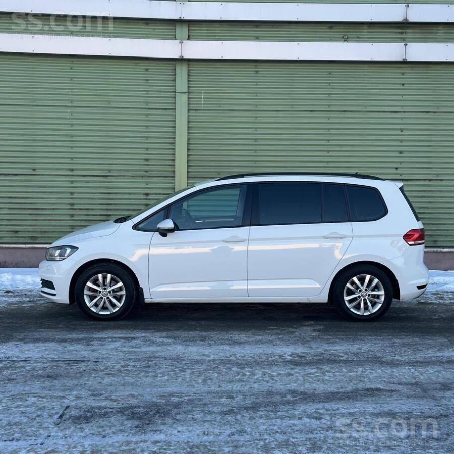 Balts Volkswagen Touran 2017 Rīga, ar dzinēja tilpumu 1.60 L un nobraukumu 281 tūkst. km par 10600 €, foto 6 vietnē AUTOMOTO.COM.LV