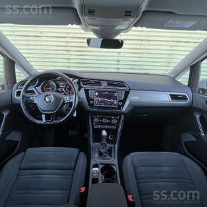 Balts Volkswagen Touran 2017 Rīga, ar dzinēja tilpumu 1.60 L un nobraukumu 281 tūkst. km par 10600 €, foto 7 vietnē AUTOMOTO.COM.LV