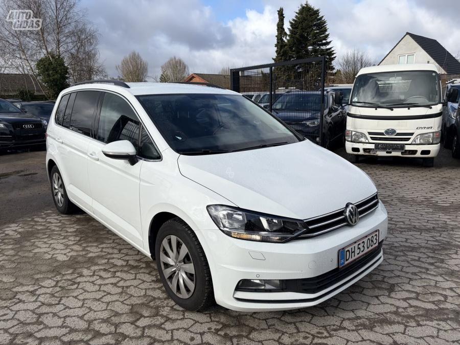 White Volkswagen Touran 2017 in Vilnius, with an engine capacity of 1.60 L and mileage of 306 thousand km for 6800 €, photo 3 on AUTOMOTO.COM.LV