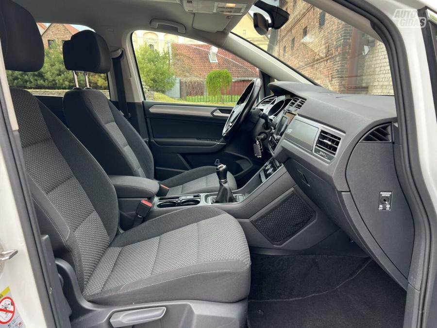 Balts Volkswagen Touran 2017 Kėdainiai, ar dzinēja tilpumu 1.60 L un nobraukumu 306 tūkst. km par 8850 €, foto 19 vietnē AUTOMOTO.COM.LV