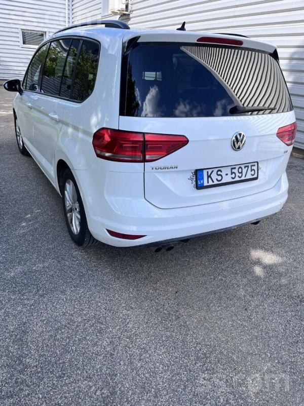 Balts Volkswagen Touran 2017 Rīga, ar dzinēja tilpumu 1.40 L un nobraukumu 250 tūkst. km par 7800 €, foto 4 vietnē AUTOMOTO.COM.LV