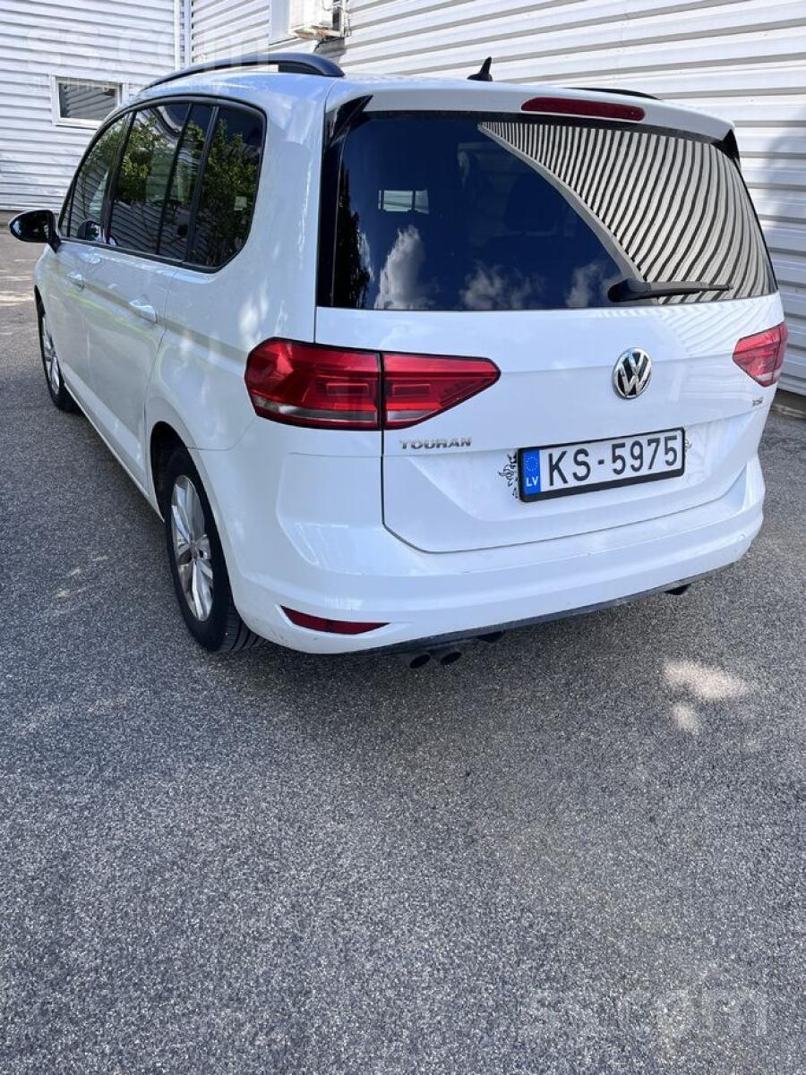 Balts Volkswagen Touran 2017 Rīga, ar dzinēja tilpumu 1.40 L un nobraukumu 250 tūkst. km par 7800 €, foto 5 vietnē AUTOMOTO.COM.LV
