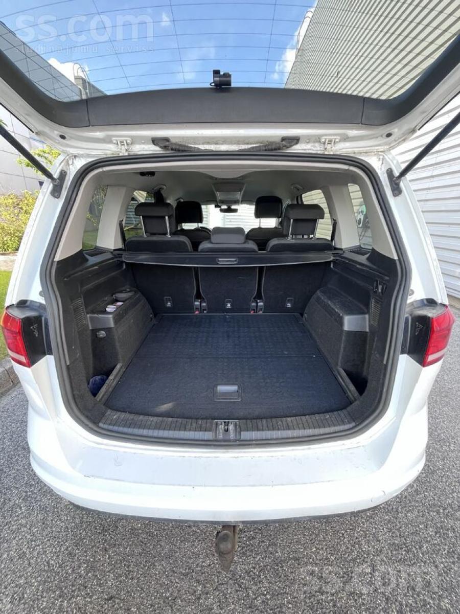 Balts Volkswagen Touran 2017 Rīga, ar dzinēja tilpumu 1.40 L un nobraukumu 250 tūkst. km par 7800 €, foto 13 vietnē AUTOMOTO.COM.LV