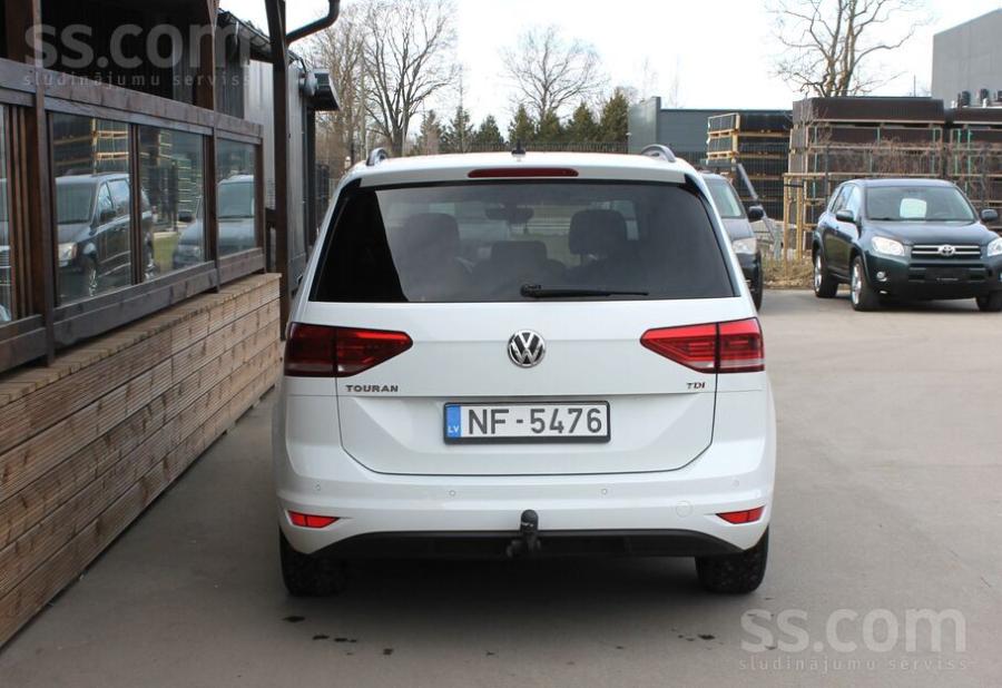 Balts Volkswagen Touran 2017 Rīga, ar dzinēja tilpumu 1.60 L un nobraukumu 0 tūkst. km par 9450 €, foto 5 vietnē AUTOMOTO.COM.LV