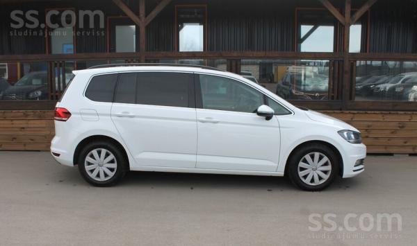 White Volkswagen Touran 2017 in Riga, with an engine capacity of 1.60 L and mileage of 0 thousand km for 9450 €, photo 6 on AUTOMOTO.COM.LV