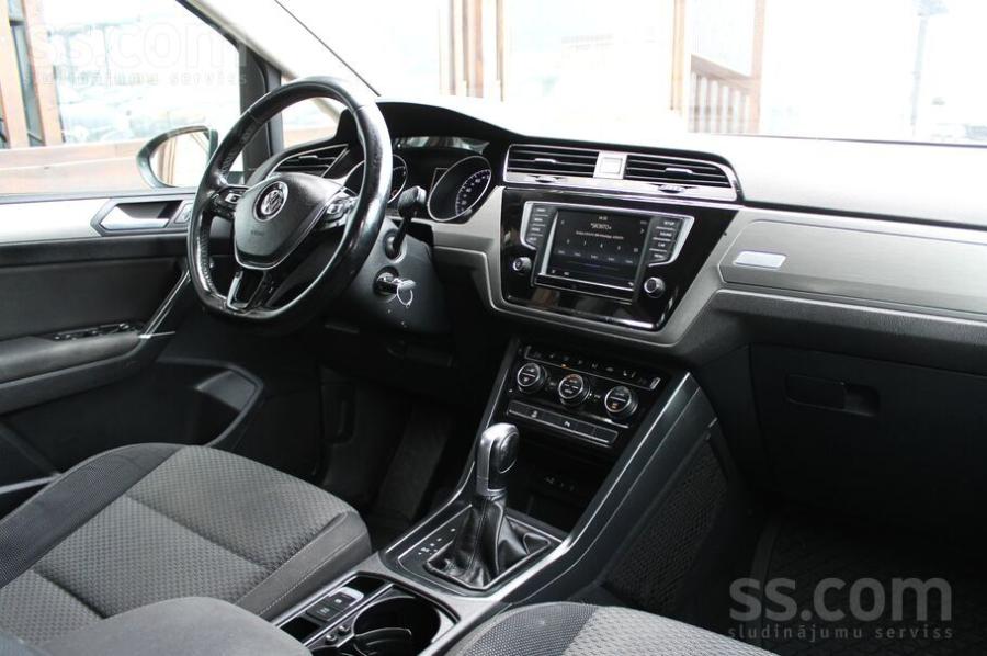 Balts Volkswagen Touran 2017 Rīga, ar dzinēja tilpumu 1.60 L un nobraukumu 0 tūkst. km par 9450 €, foto 11 vietnē AUTOMOTO.COM.LV