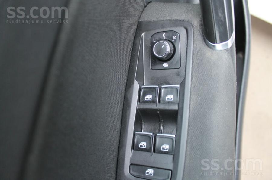 Balts Volkswagen Touran 2017 Rīga, ar dzinēja tilpumu 1.60 L un nobraukumu 0 tūkst. km par 9450 €, foto 16 vietnē AUTOMOTO.COM.LV