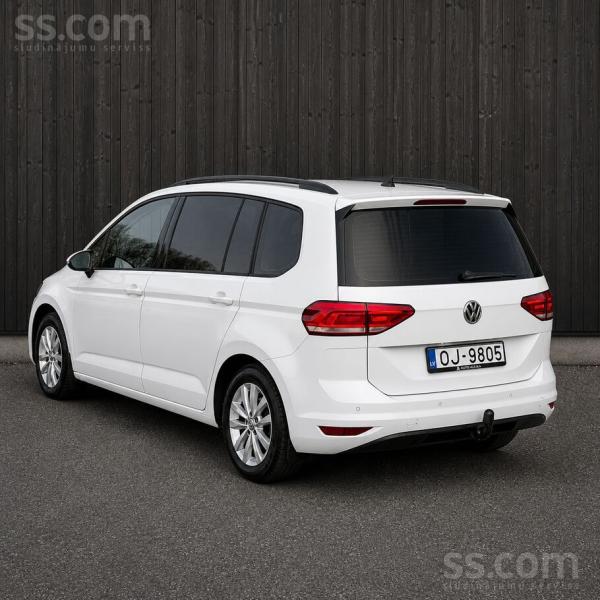 Balts Volkswagen Touran 2017 Rīga, ar dzinēja tilpumu 1.60 L un nobraukumu 281 tūkst. km par 9500 €, foto 4 vietnē AUTOMOTO.COM.LV