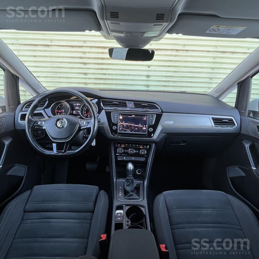 Balts Volkswagen Touran 2017 Rīga, ar dzinēja tilpumu 1.60 L un nobraukumu 281 tūkst. km par 8900 €, foto 8 vietnē AUTOMOTO.COM.LV