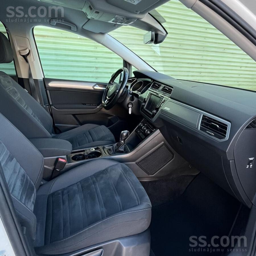 Balts Volkswagen Touran 2017 Rīga, ar dzinēja tilpumu 1.60 L un nobraukumu 281 tūkst. km par 8900 €, foto 9 vietnē AUTOMOTO.COM.LV