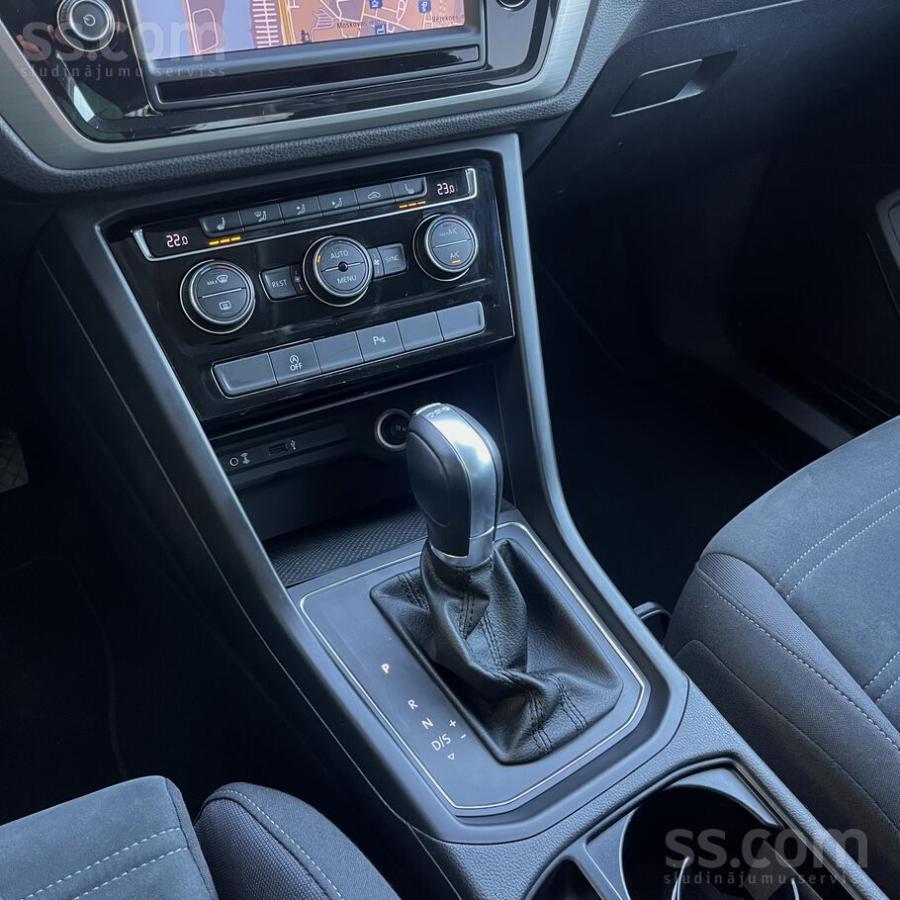 Balts Volkswagen Touran 2017 Rīga, ar dzinēja tilpumu 1.60 L un nobraukumu 281 tūkst. km par 8900 €, foto 12 vietnē AUTOMOTO.COM.LV
