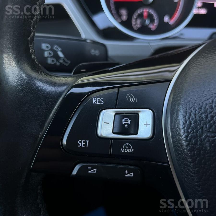 Balts Volkswagen Touran 2017 Rīga, ar dzinēja tilpumu 1.60 L un nobraukumu 281 tūkst. km par 8900 €, foto 14 vietnē AUTOMOTO.COM.LV