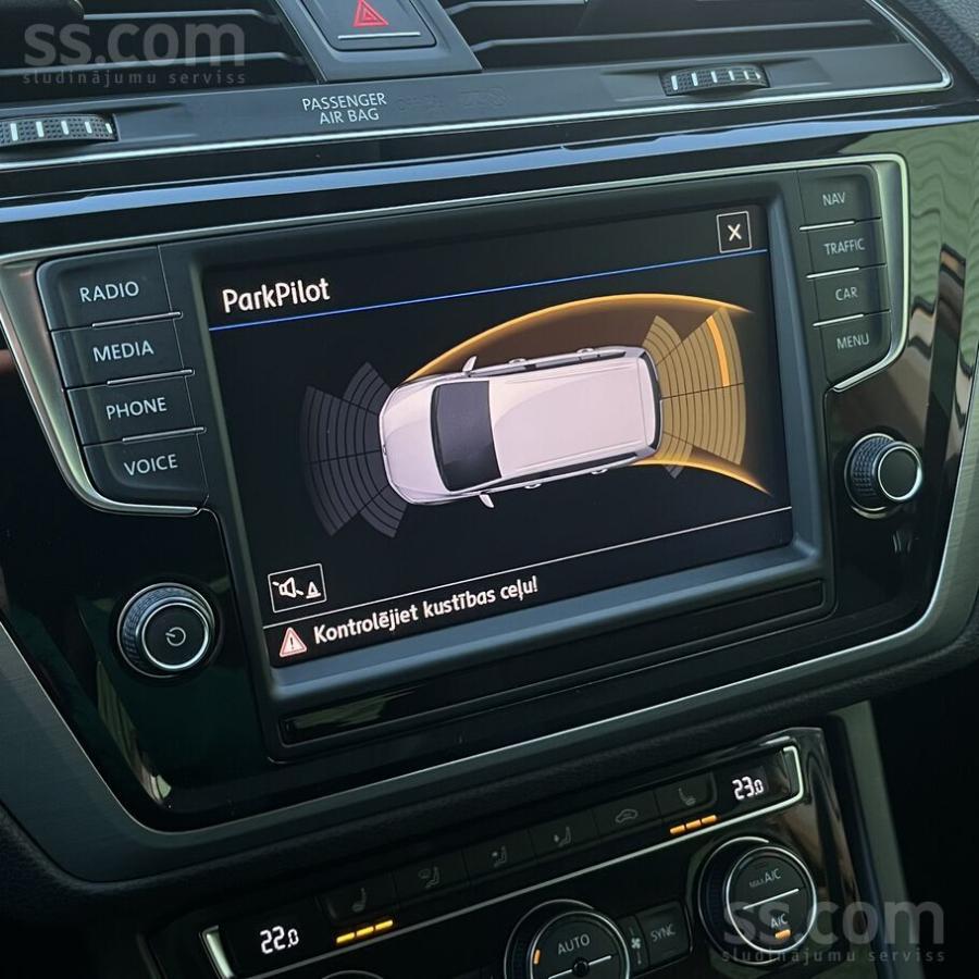 Balts Volkswagen Touran 2017 Rīga, ar dzinēja tilpumu 1.60 L un nobraukumu 281 tūkst. km par 8900 €, foto 19 vietnē AUTOMOTO.COM.LV