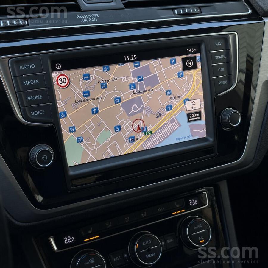 Balts Volkswagen Touran 2017 Rīga, ar dzinēja tilpumu 1.60 L un nobraukumu 281 tūkst. km par 8900 €, foto 20 vietnē AUTOMOTO.COM.LV