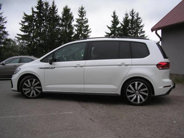 Balts Volkswagen Touran 2017 Sigulda, ar dzinēja tilpumu 2.00 L un nobraukumu 0 tūkst. km par 15250 €, foto 4 vietnē AUTOMOTO.COM.LV