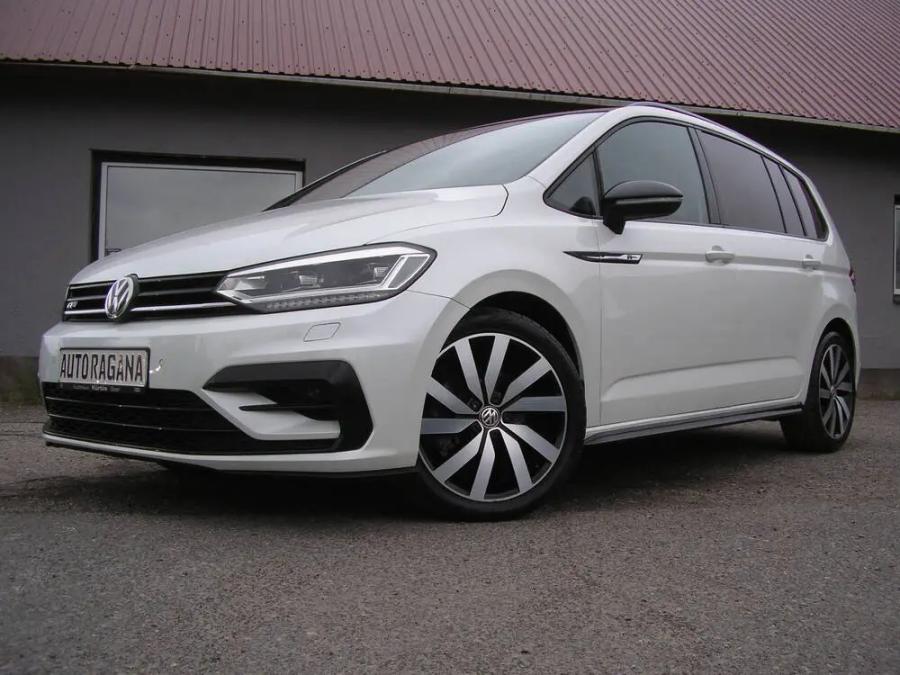 White Volkswagen Touran 2017 in Sigulda, with an engine capacity of 2.00 L and mileage of 0 thousand km for 15250 €, photo 10 on AUTOMOTO.COM.LV