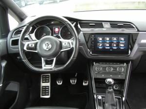 White Volkswagen Touran 2017 in Sigulda, with an engine capacity of 2.00 L and mileage of 0 thousand km for 15250 €, photo 15 on AUTOMOTO.COM.LV