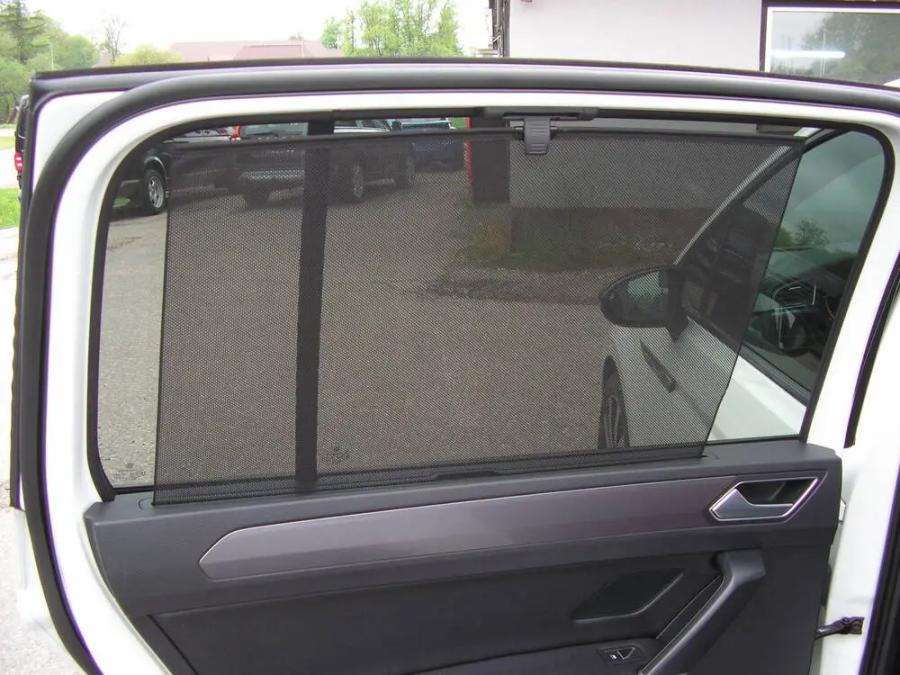 White Volkswagen Touran 2017 in Sigulda, with an engine capacity of 2.00 L and mileage of 0 thousand km for 15250 €, photo 22 on AUTOMOTO.COM.LV